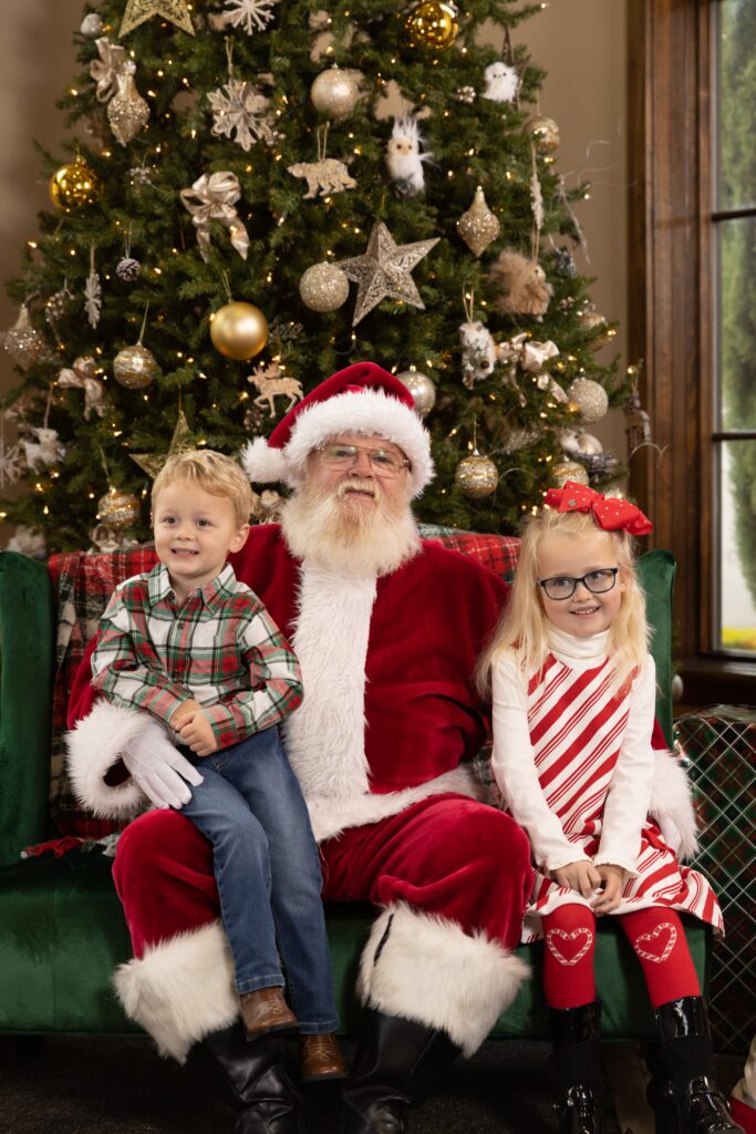Santa and Grinch at Newnan PD | Explore Newnan-Coweta